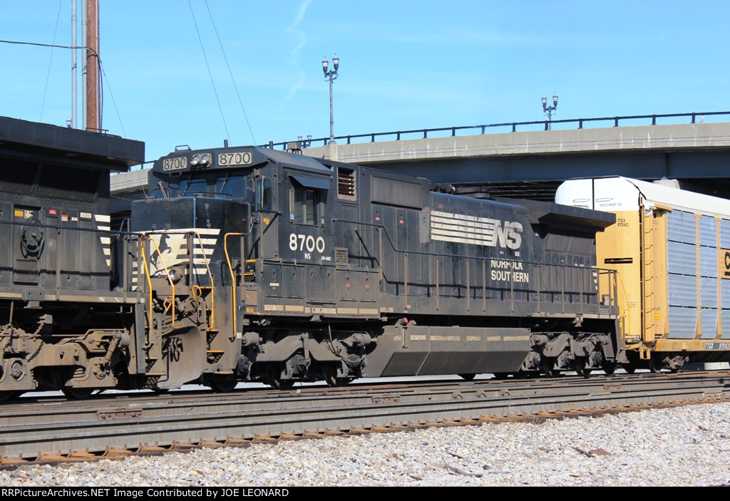 NS 8700